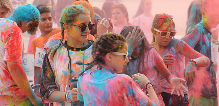 Cheste se llena de color con la Holi Run – Bandú – Cheste